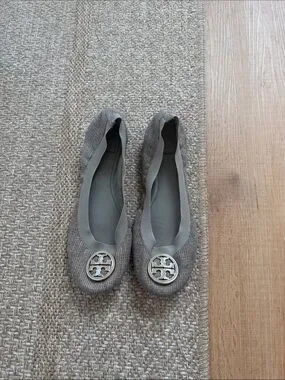 Tory Burch | Shoes | Tory Burch Taupe Knit Logo Ballet Flats Size ...